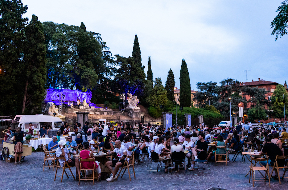 In Piazza Carducci torna la rassegna estiva con musica, teatro e autori ...