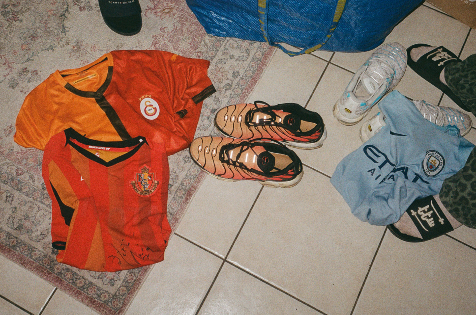 La periferia vi guarda con odio: micrografia del maranza (e del rap) di ...