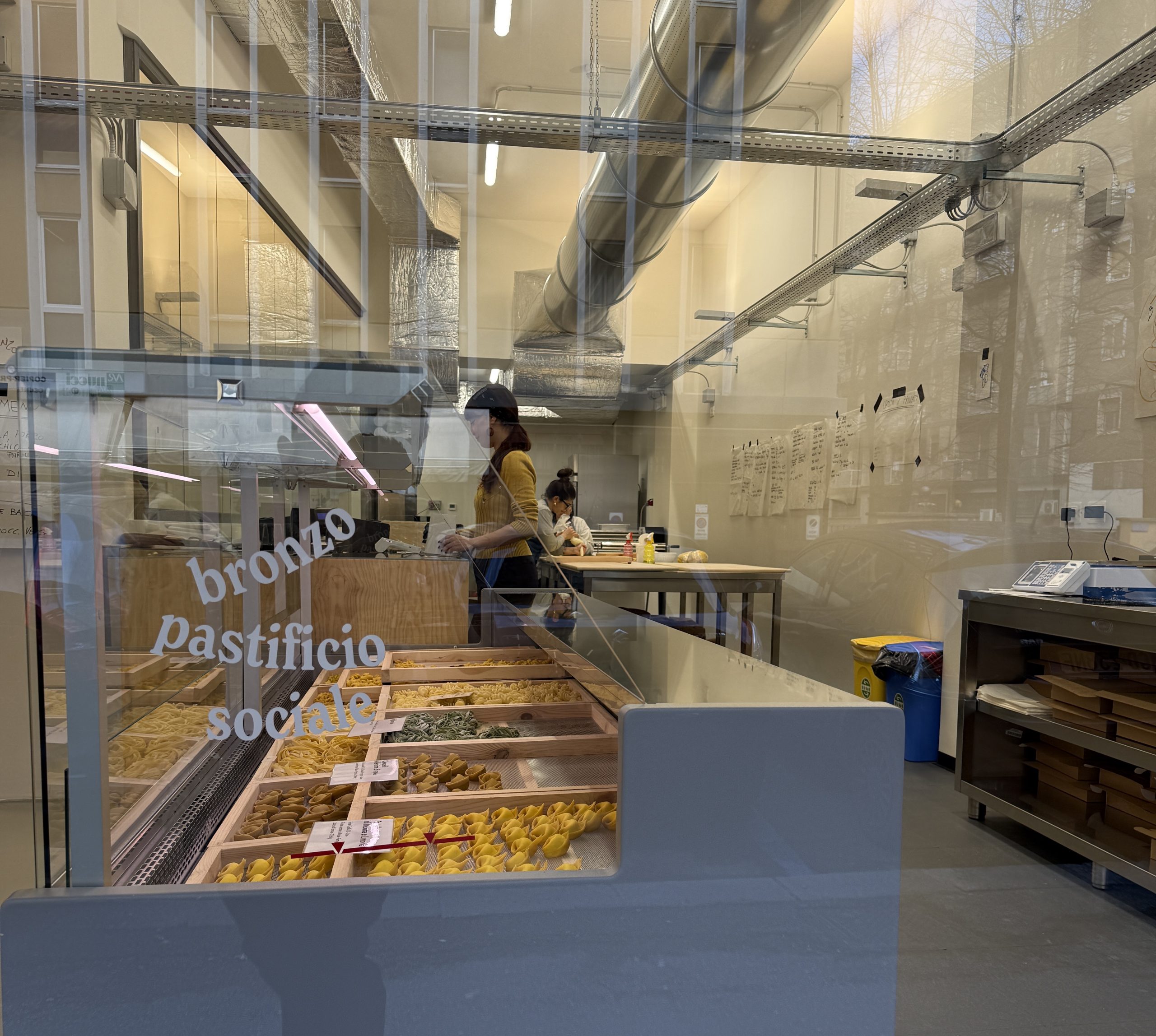 A Bologna apre Bronzo, il pastificio che unisce pasta fresca e ...